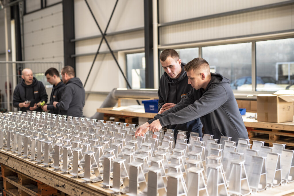 Manufacturing Jobs | Efficient At Work